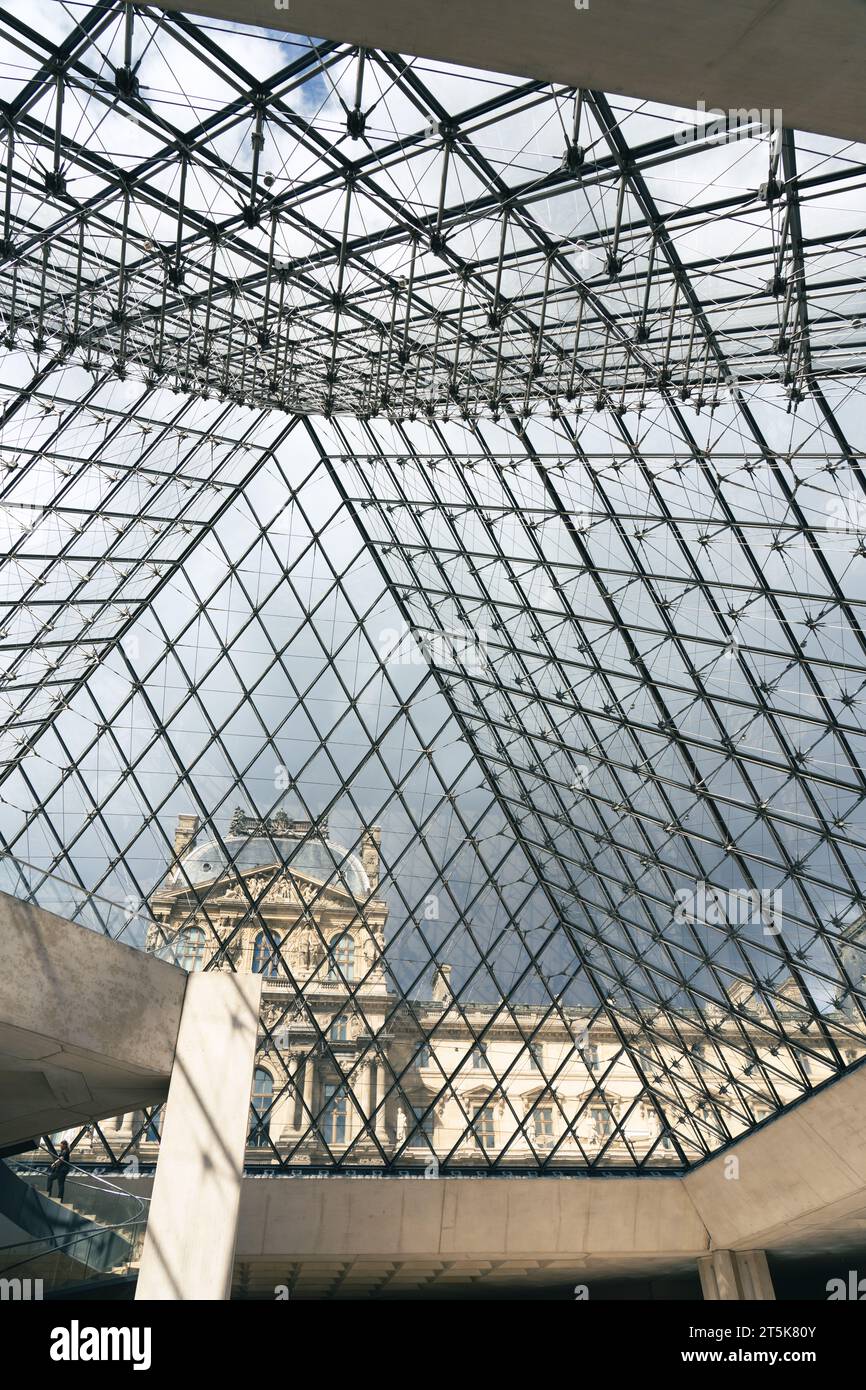 Glass pyramid roof ceiling hi-res stock photography and images - Alamy