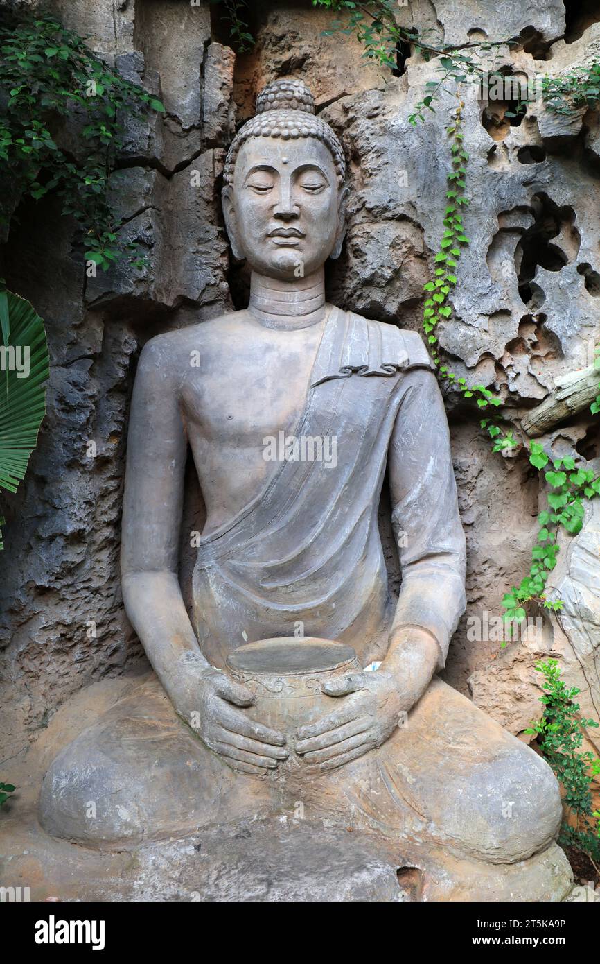 Buddha of the rocks hi-res stock photography and images - Alamy
