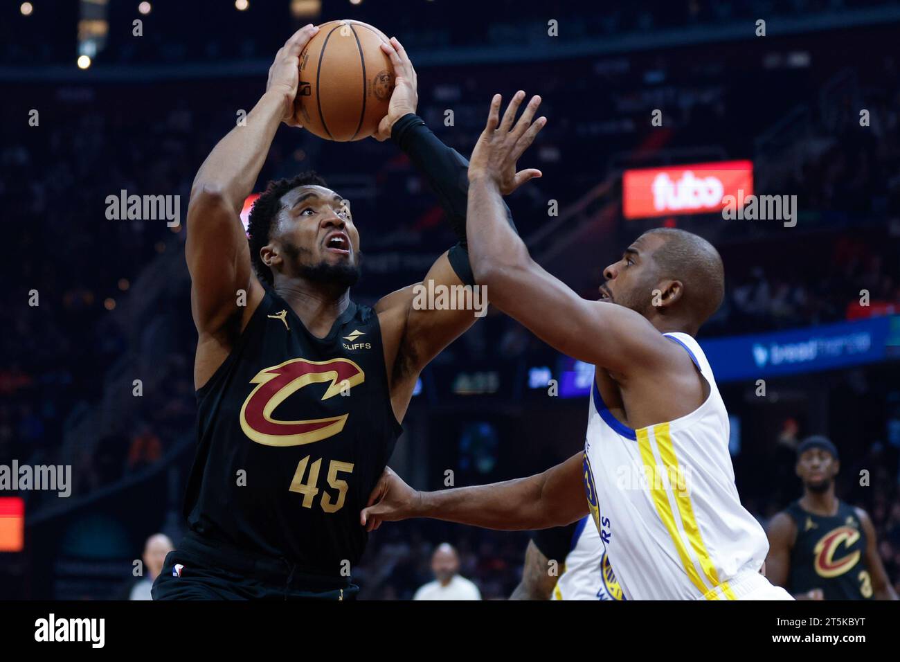 Cleveland Cavaliers guard Donovan Mitchell (45) shoots against Golden ...