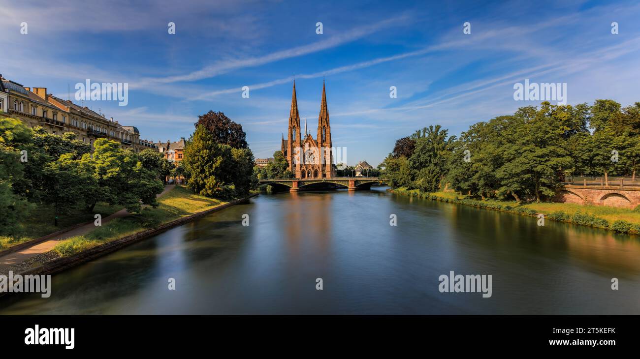 New protestant temple hi-res stock photography and images - Alamy