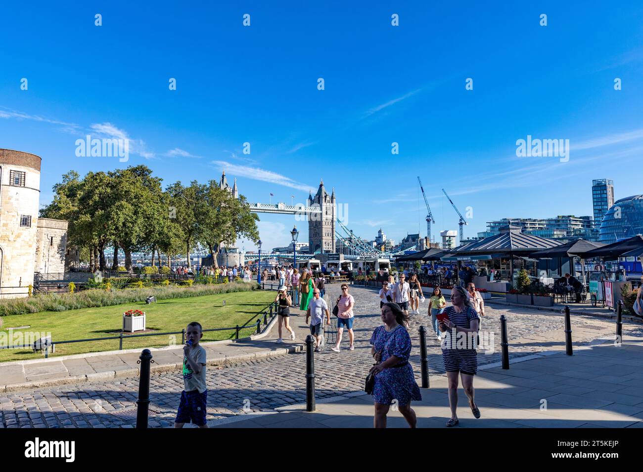 Tower Bridge in London, blue sky sunny autumn day and view of the ...