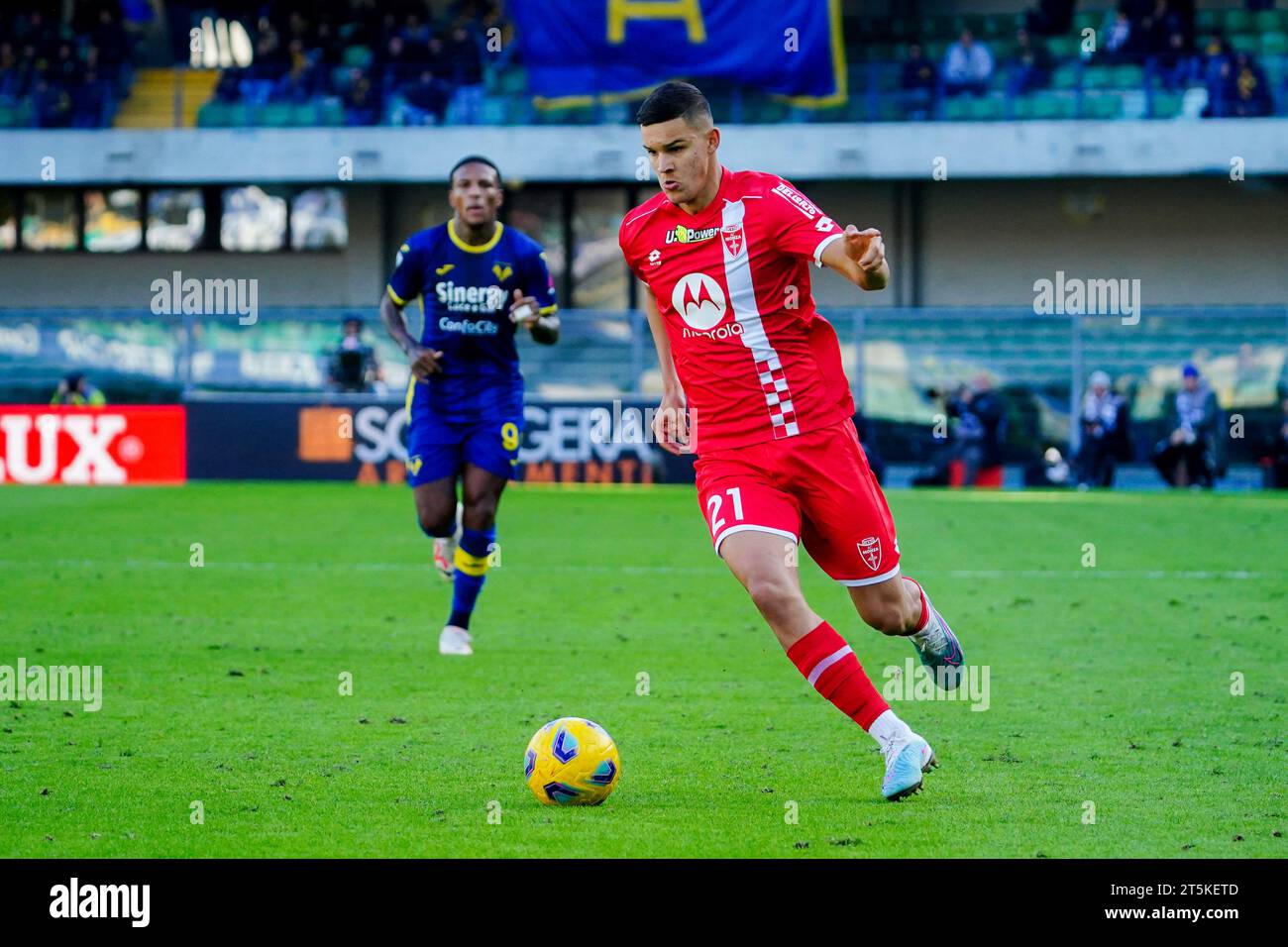 Verona, Italy. 05th Nov, 2023. Valentin Carboni (AC Monza) during ...