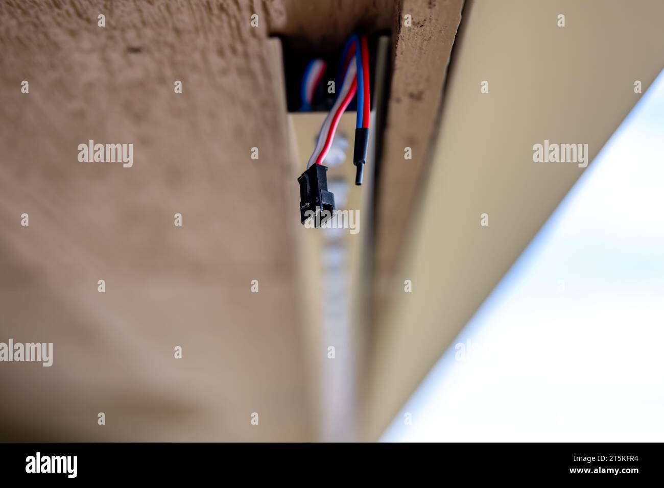 End connection wire and power injection point for permanent holiday LED ...