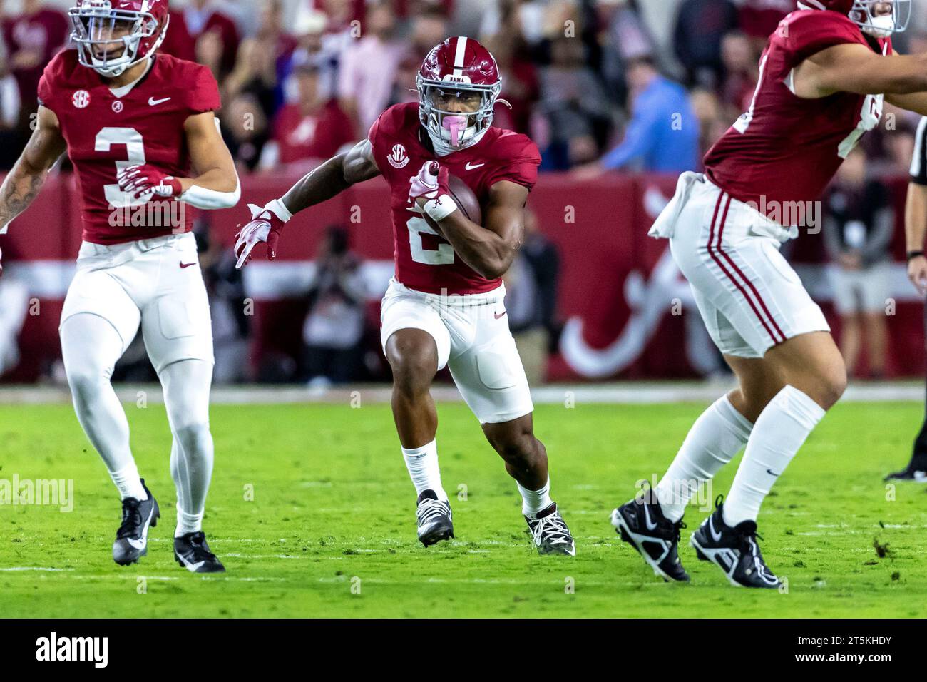 Alabama running back Jase McClellan (2) runs the ball against LSU ...
