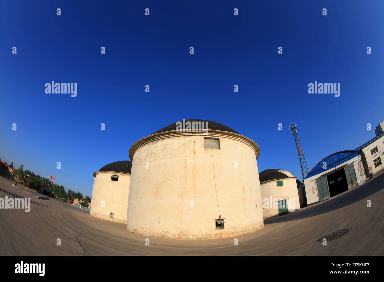 Traditional grain storage hi-res stock photography and images - Alamy