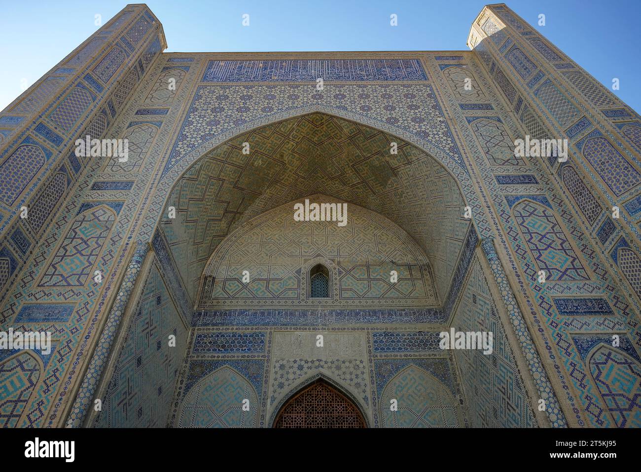 Samarkand, Uzbekistan - November 1, 2023: Bibi-Khanym Mosque in ...