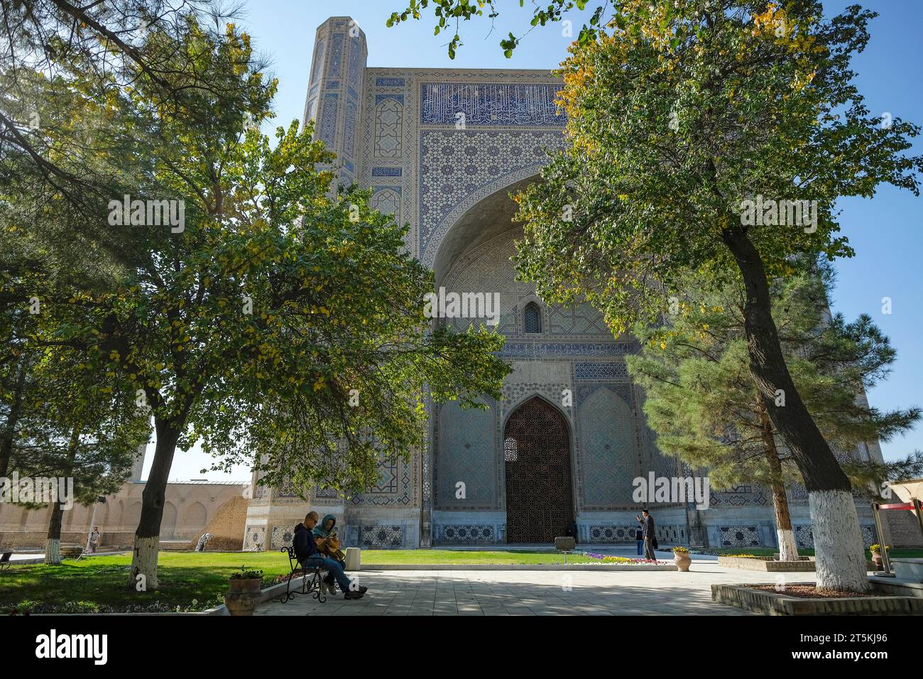 Samarkand, Uzbekistan - November 1, 2023: Bibi-Khanym Mosque in ...