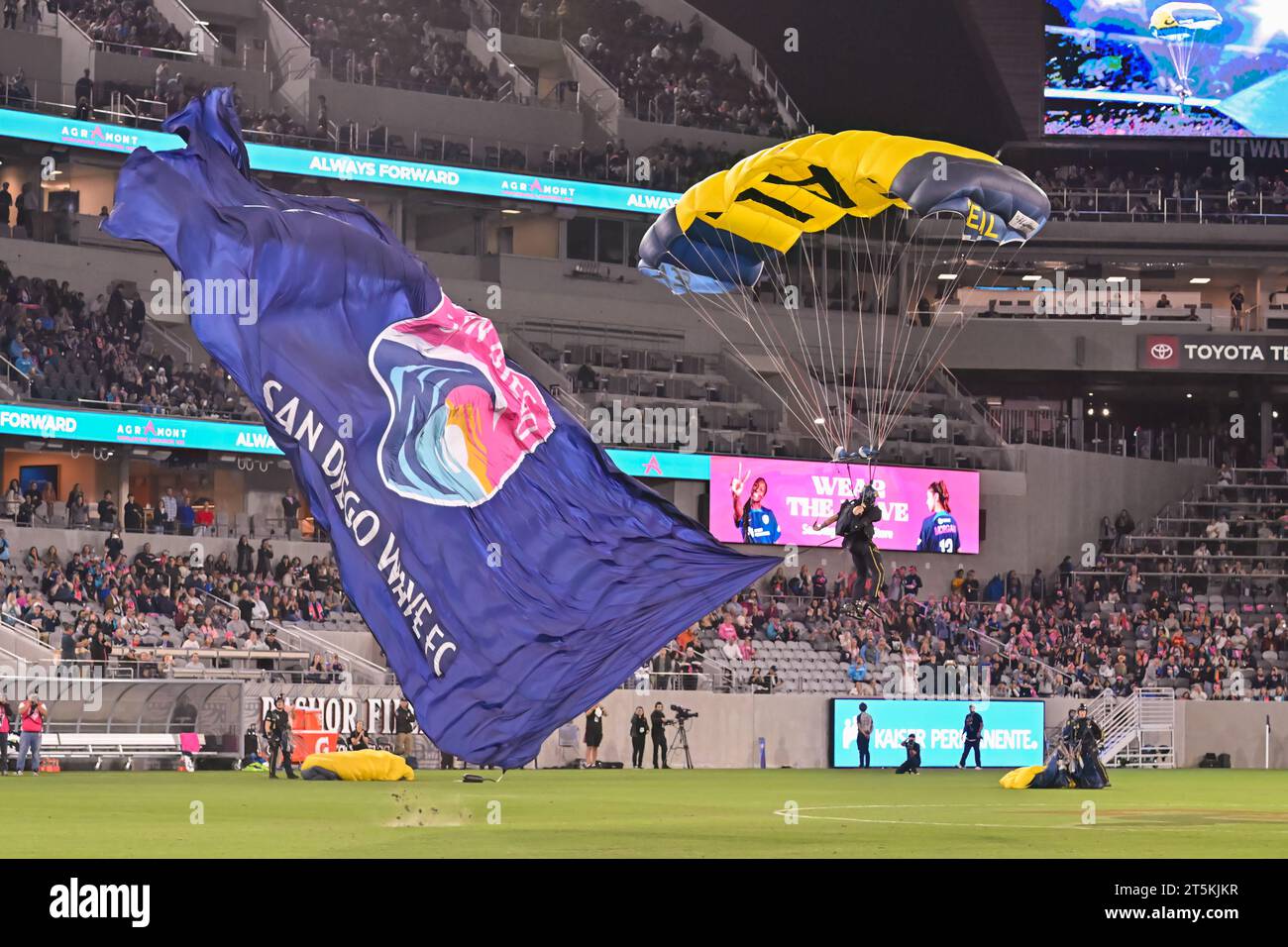 Navy fc hi-res stock photography and images - Alamy
