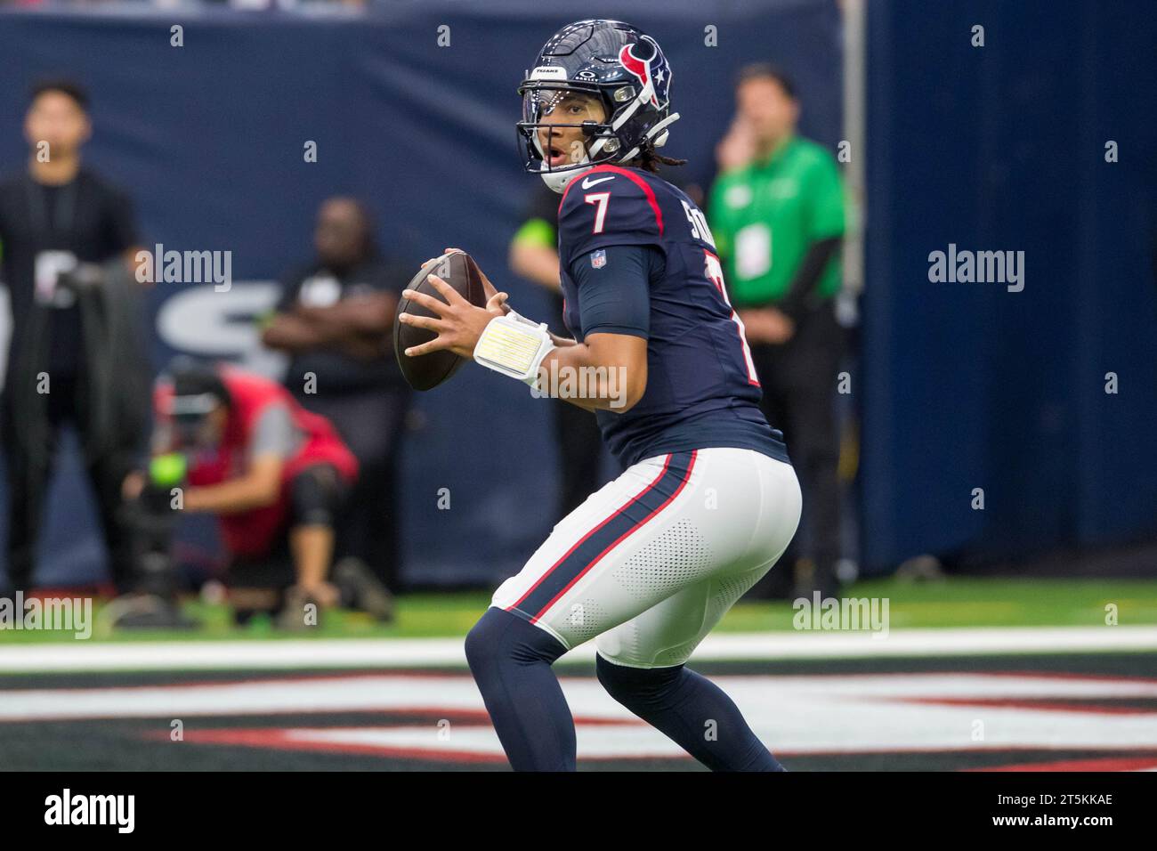 November 5, 2023: Houston Texans quarterback C.J. Stroud (7) looks for ...