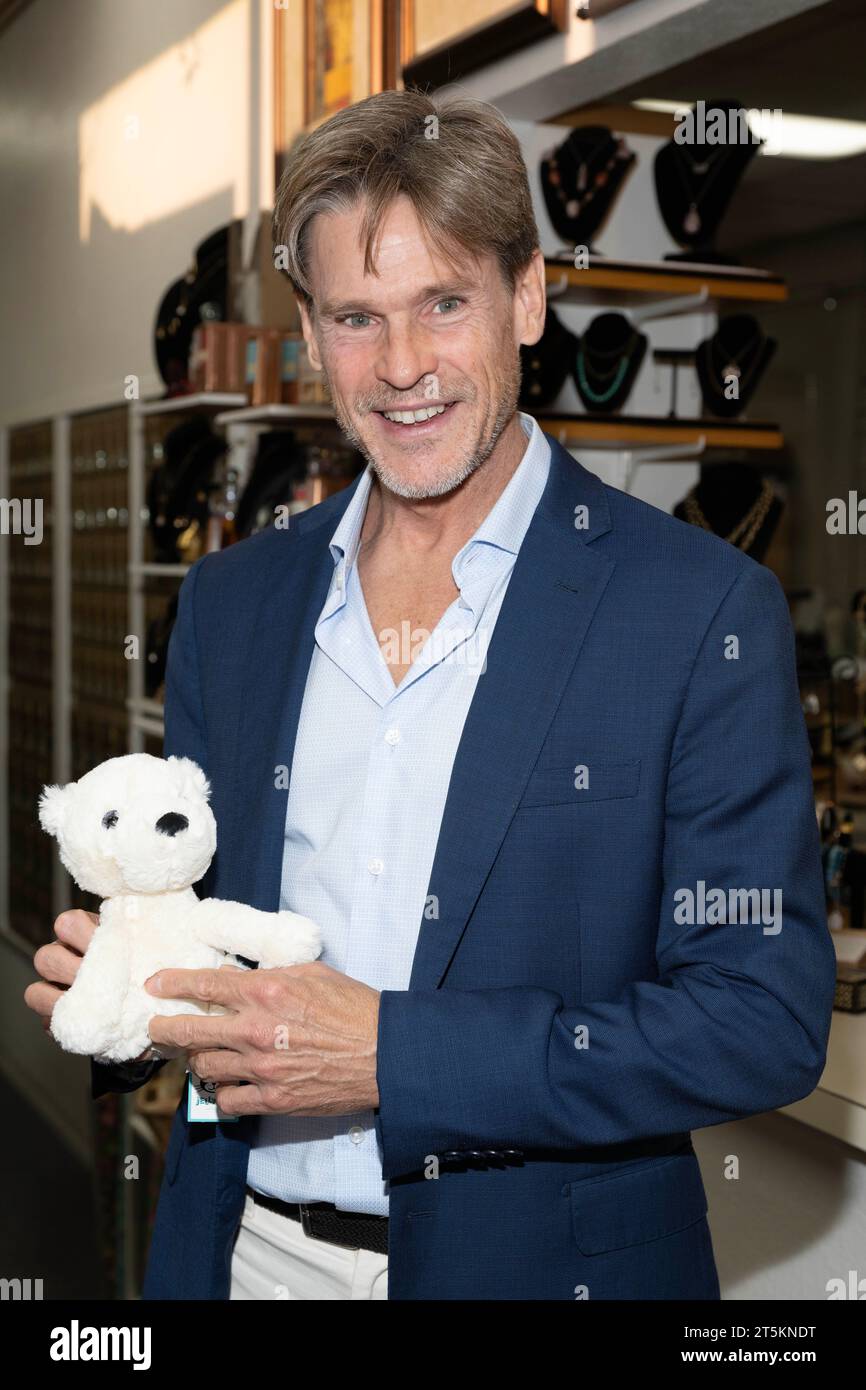 Los Angeles, USA. 05th Nov, 2023. Actor William McNamara attends ...