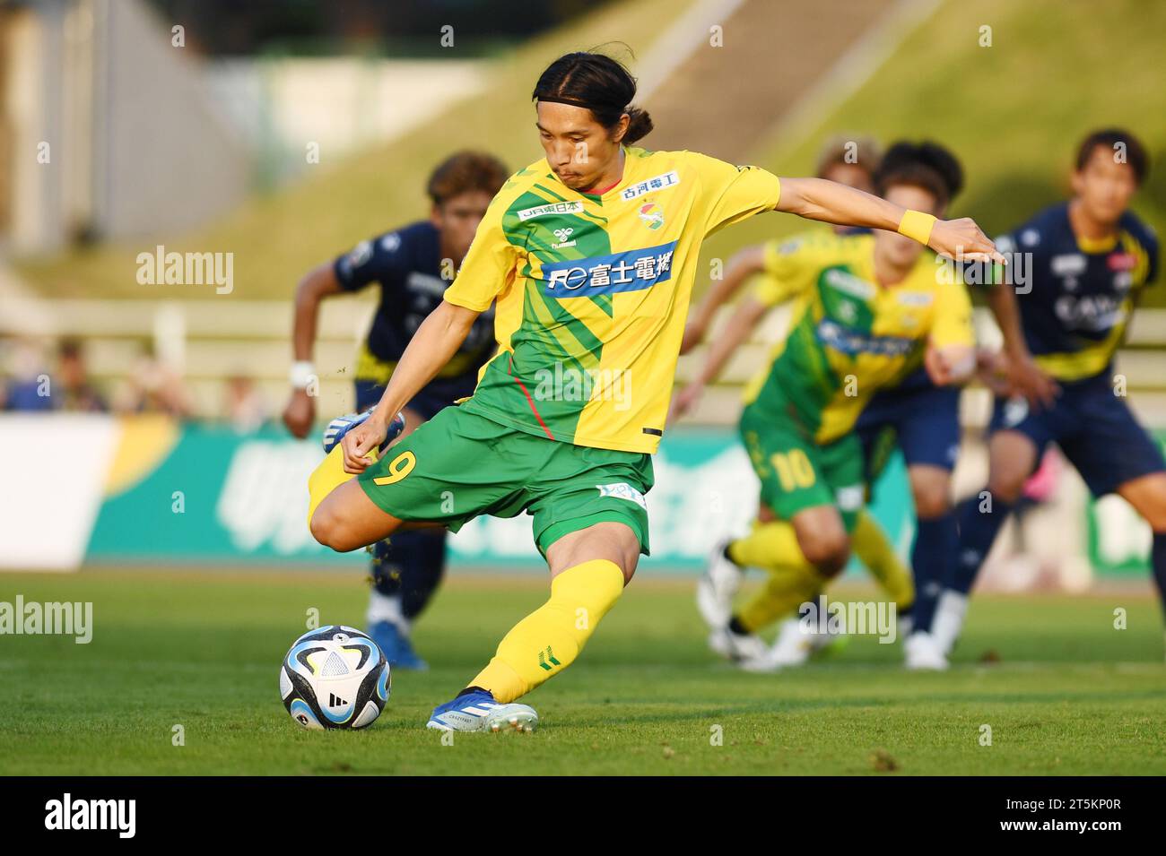 Shoda Shoyu Stadium Gunma, Gunma, Japan. 5th Nov, 2023. Hiroto Goya ...