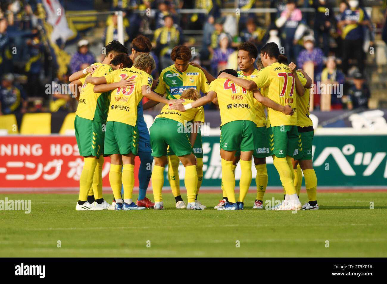 Shoda Shoyu Stadium Gunma, Gunma, Japan. 5th Nov, 2023. JEF team group ...