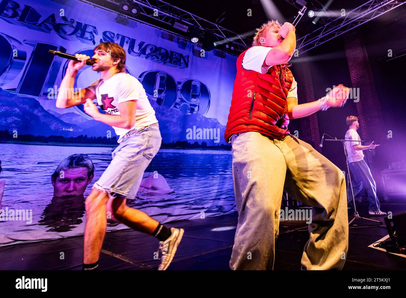 Zacharias und Paul von 01099 live beim Release -Konzert zum Album Blaus ...