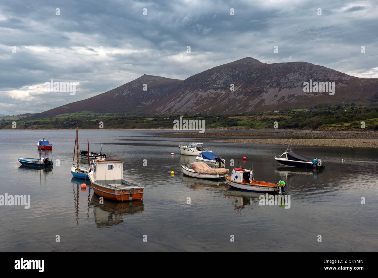 Trefor Sea Stacks on the coast of Llyn Peninsula, North Wales Stock ...