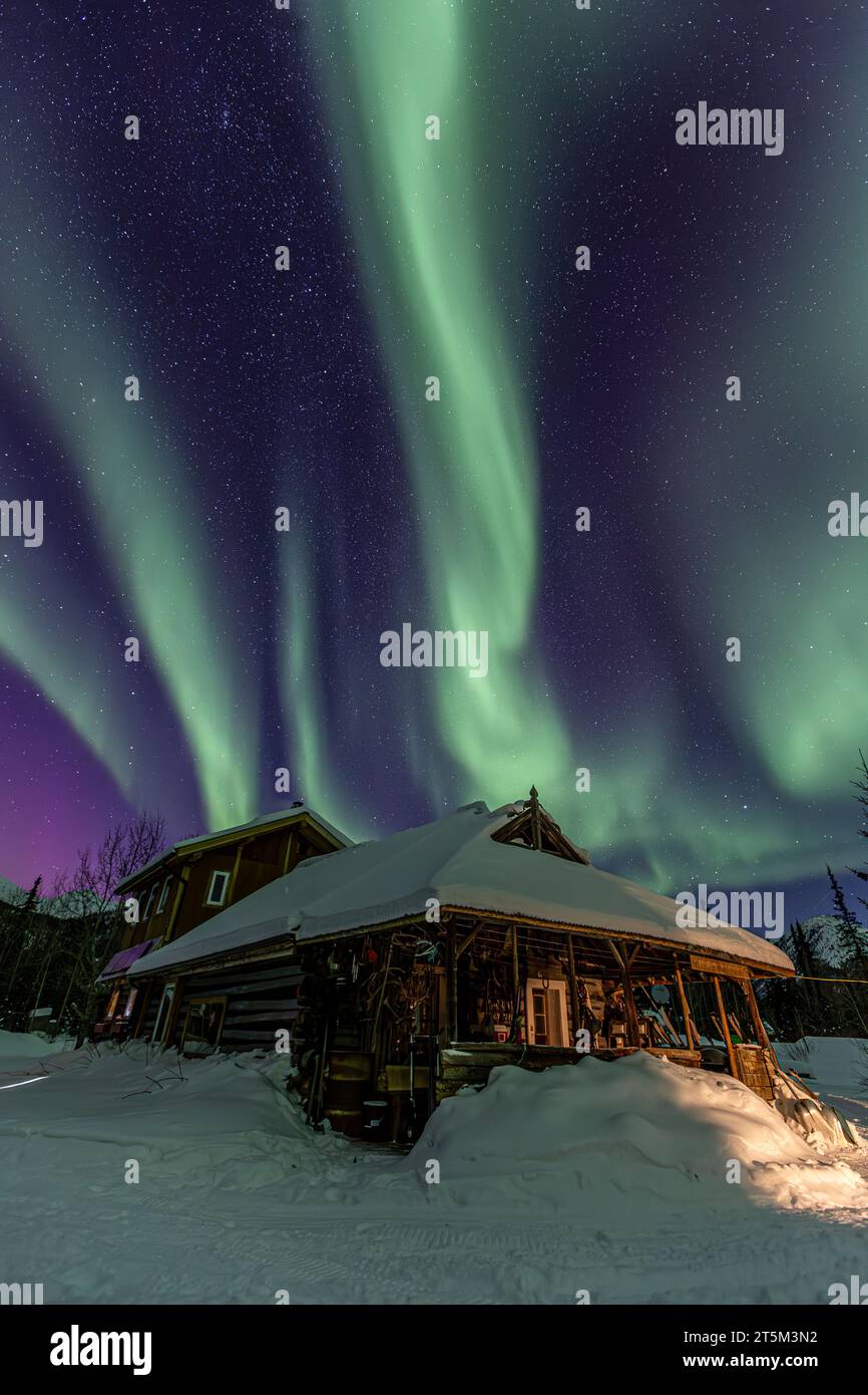 Cabin with Northern lights, aurora borealis, Wiseman, Brooks Range ...
