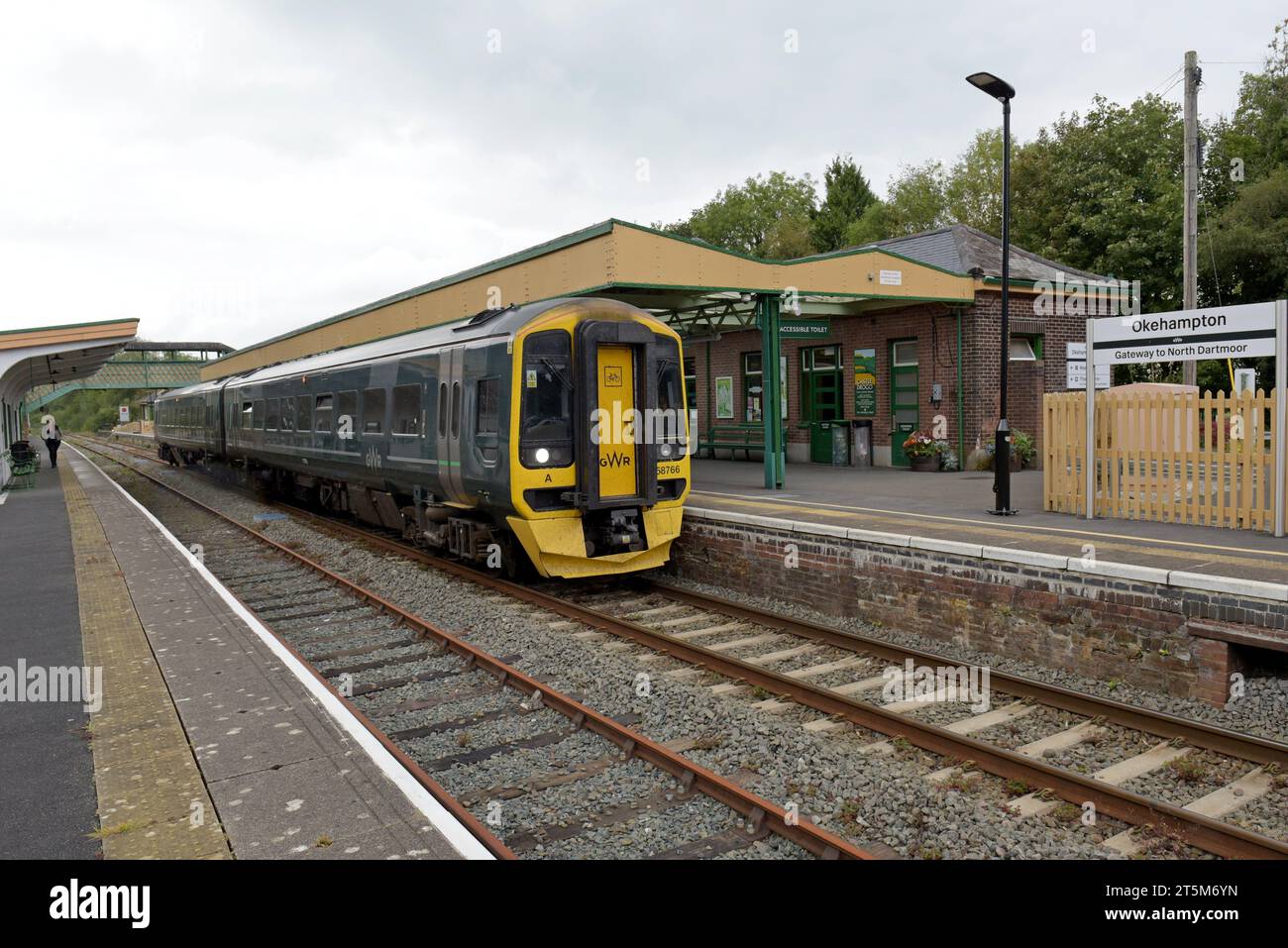 GWR Great Western Railway DMU train at the restored Southern Railway ...