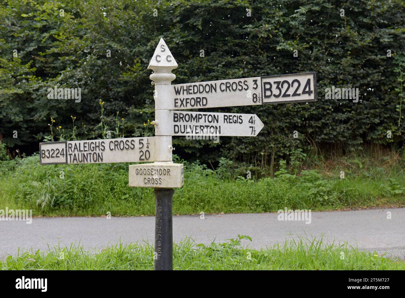 Historic road sign fingerpost at Goosemoor Cross in Exmoor, North ...