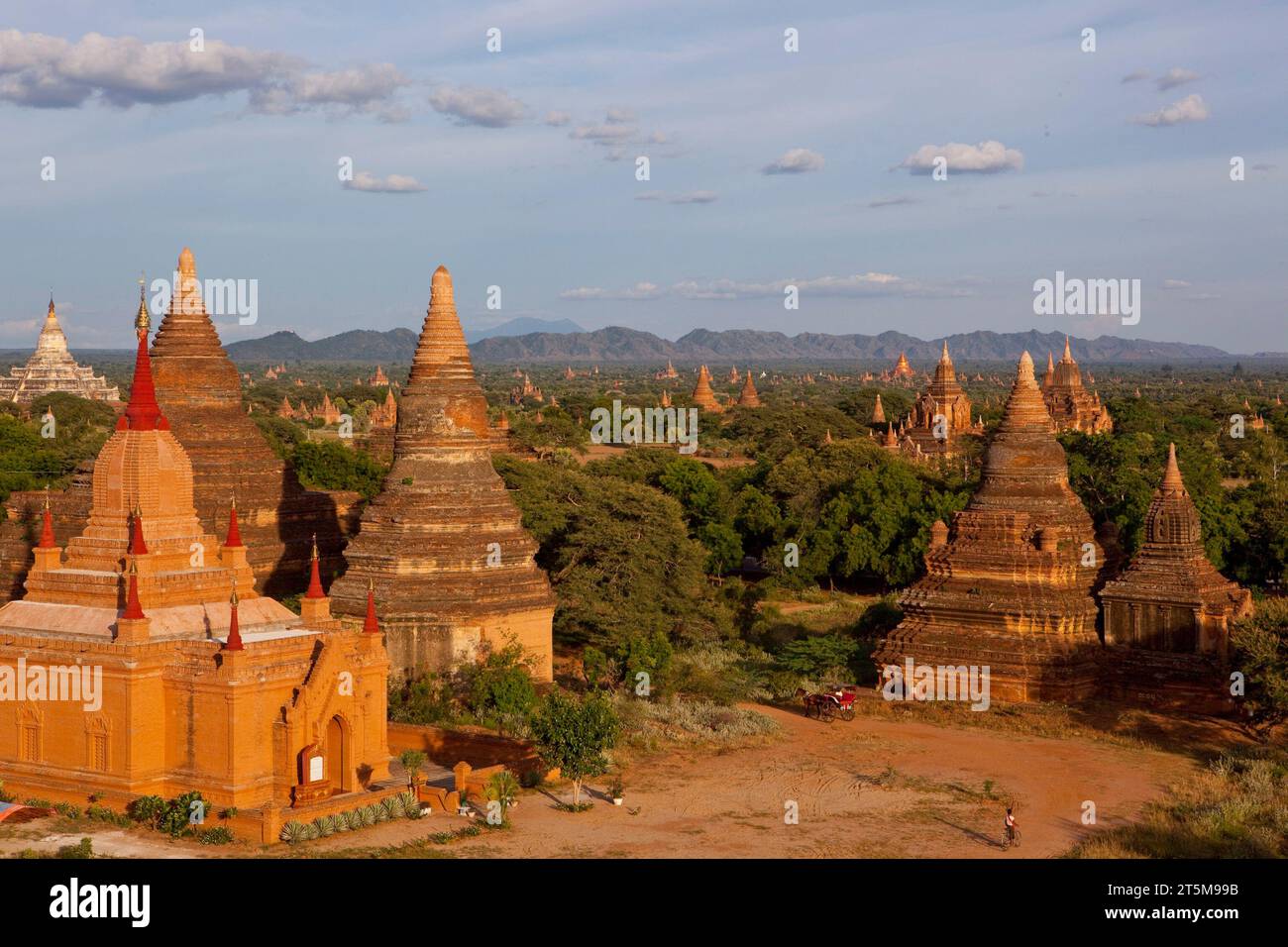 Bagan attraction hi-res stock photography and images - Alamy