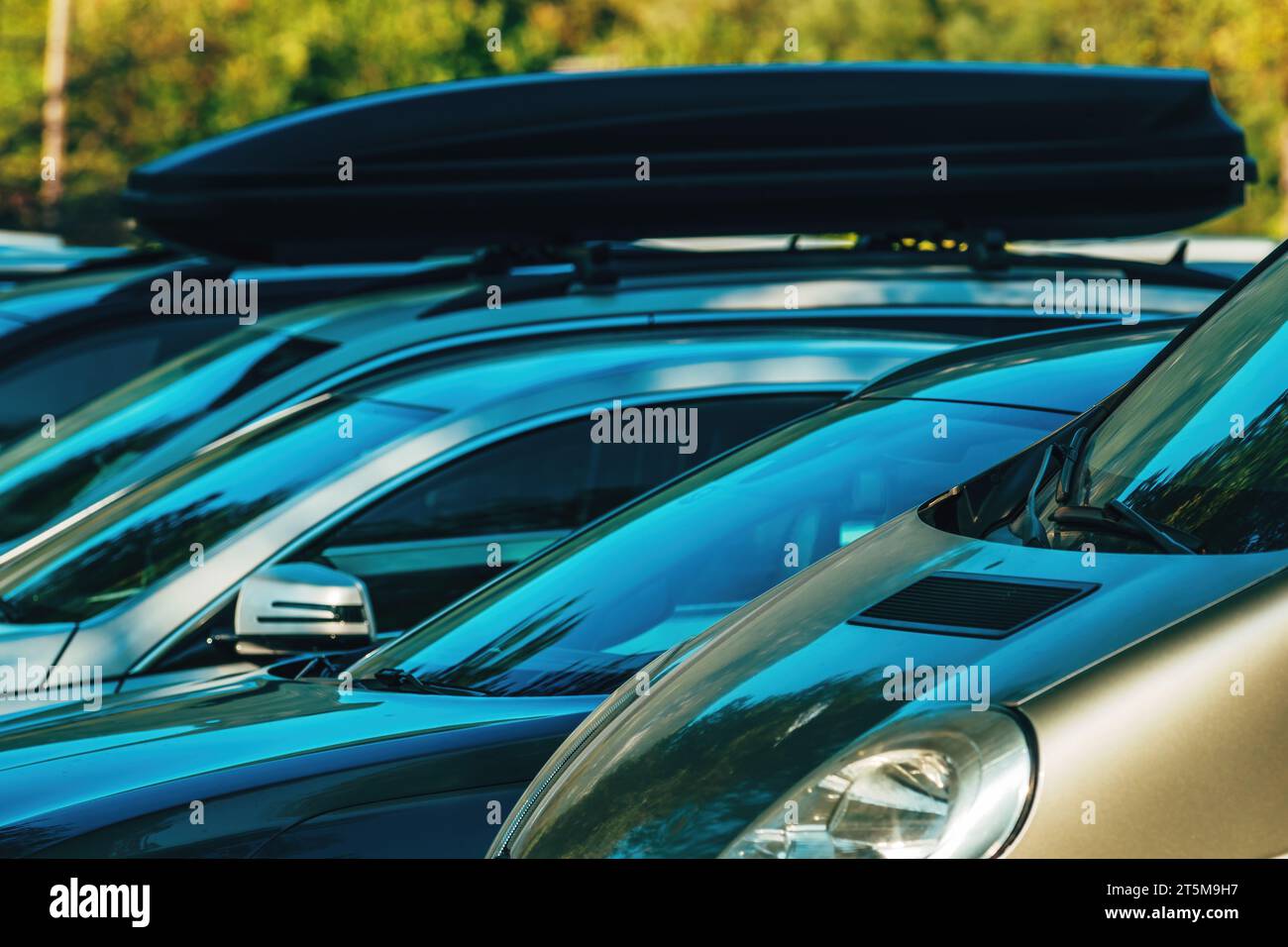 Enclosed car top carrier hi-res stock photography and images - Alamy