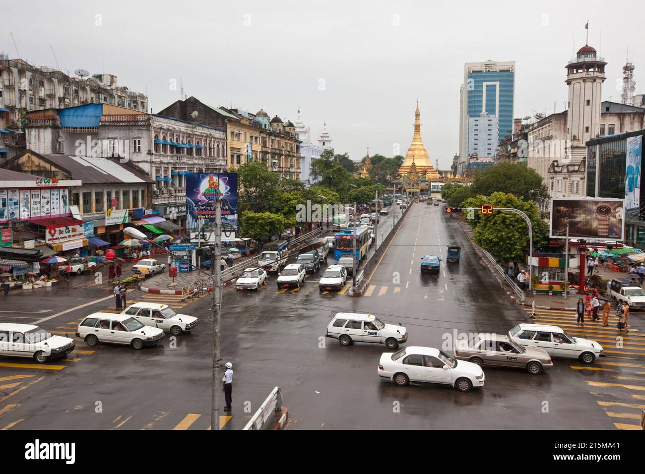 Yangon colonial buildings hi-res stock photography and images - Alamy