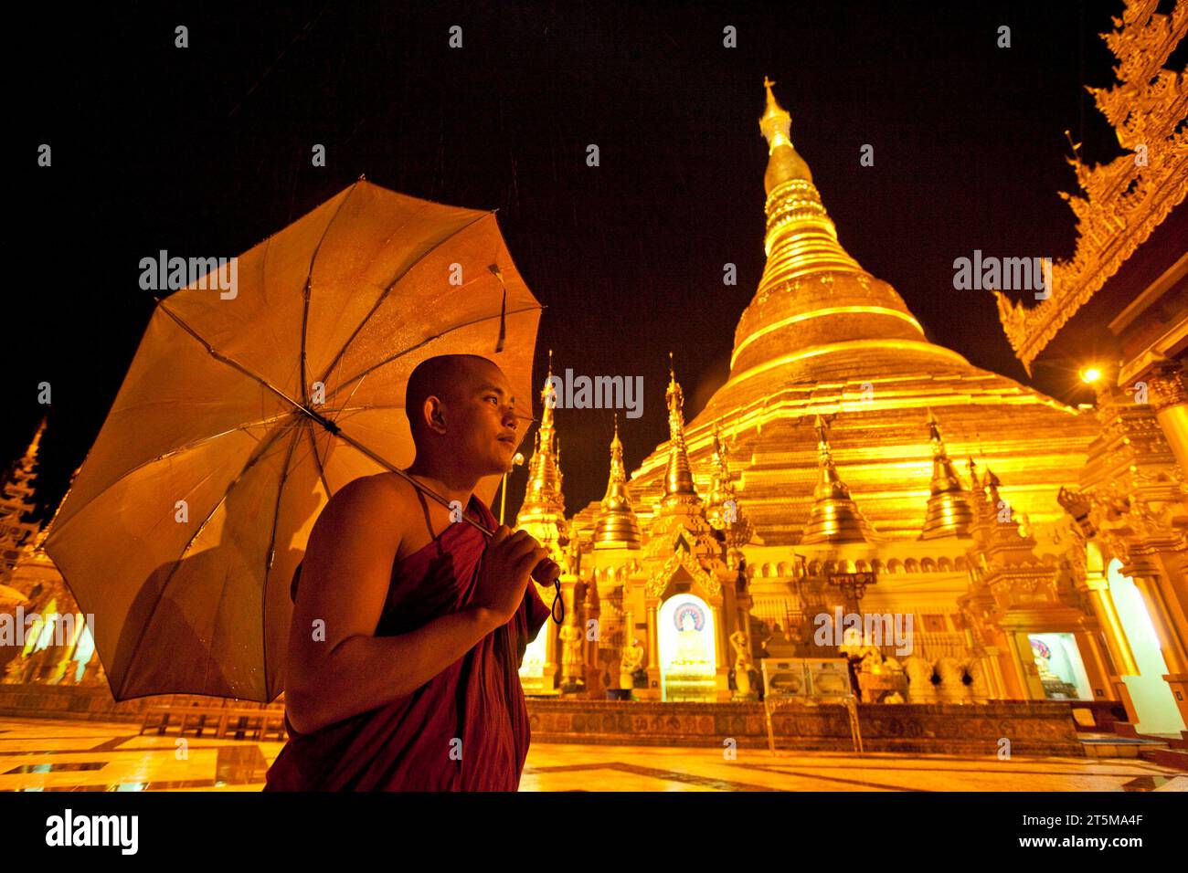 Myanmar bell monk hi-res stock photography and images - Alamy