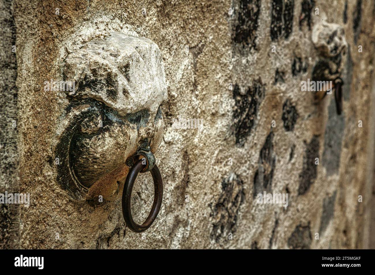 Vintage harpoons hi-res stock photography and images - Alamy