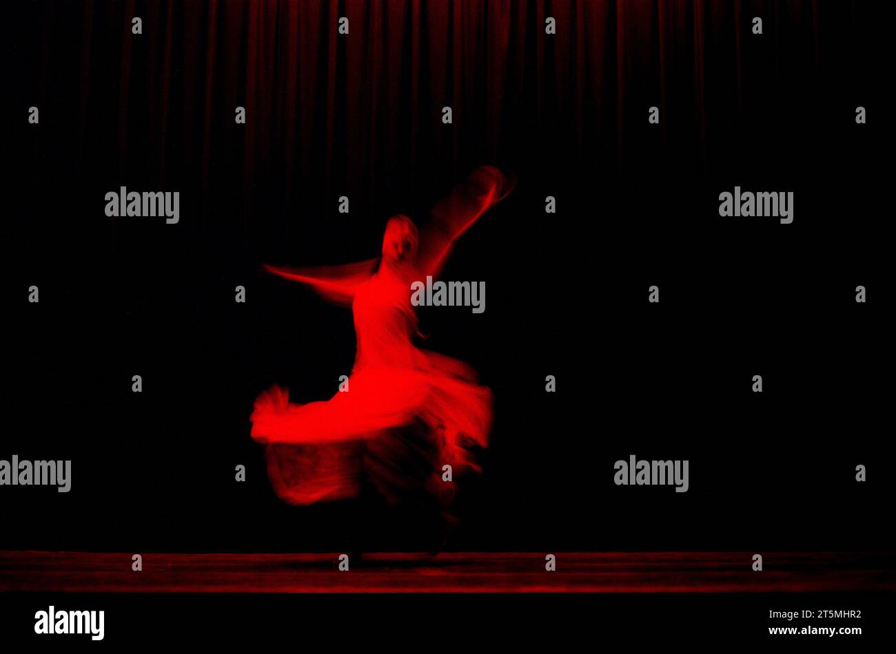 Interpretive dancer hi-res stock photography and images - Alamy