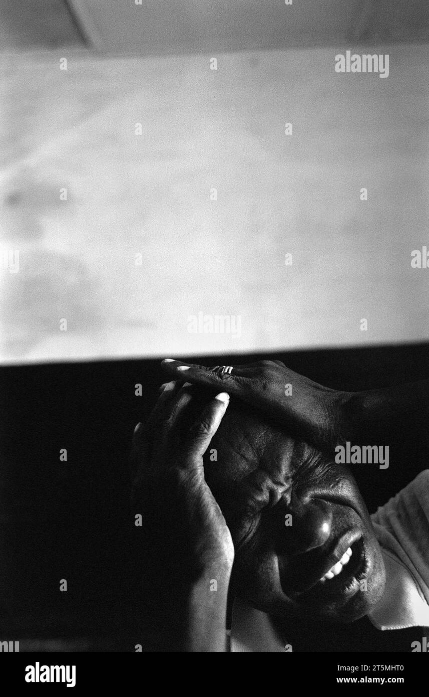 Agonizes hi-res stock photography and images - Alamy