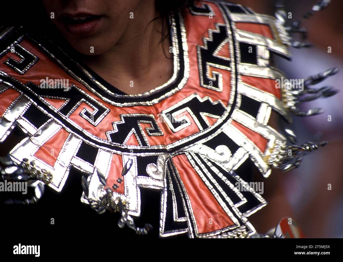 Native American Dancer Stock Photo - Alamy