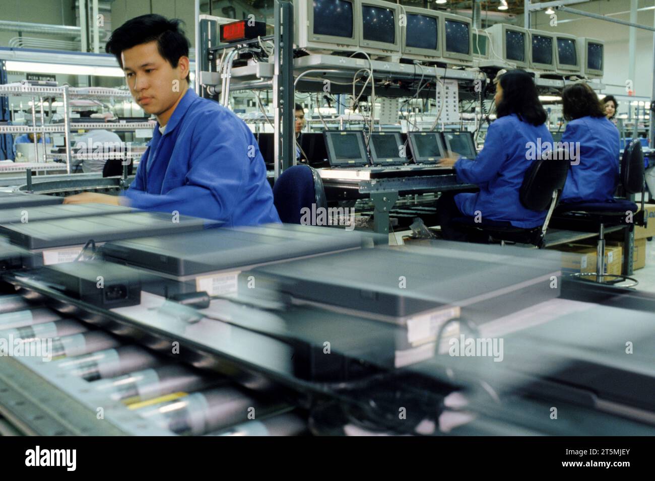 Assembly line pc computers hi-res stock photography and images - Alamy