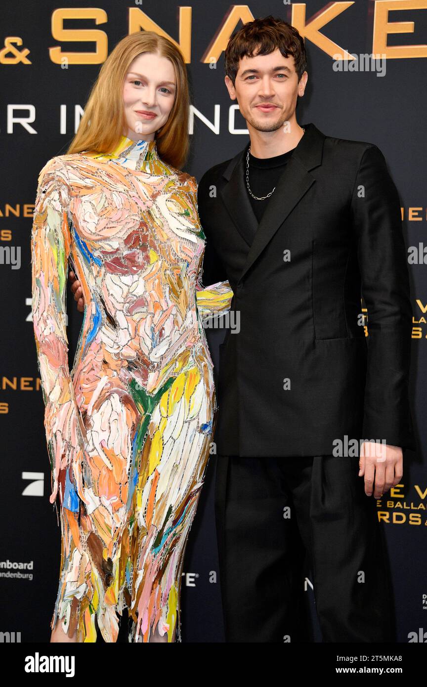 Hunter Schafer und Tom Blyth bei der Premiere des Kinofilms Die Tribute ...