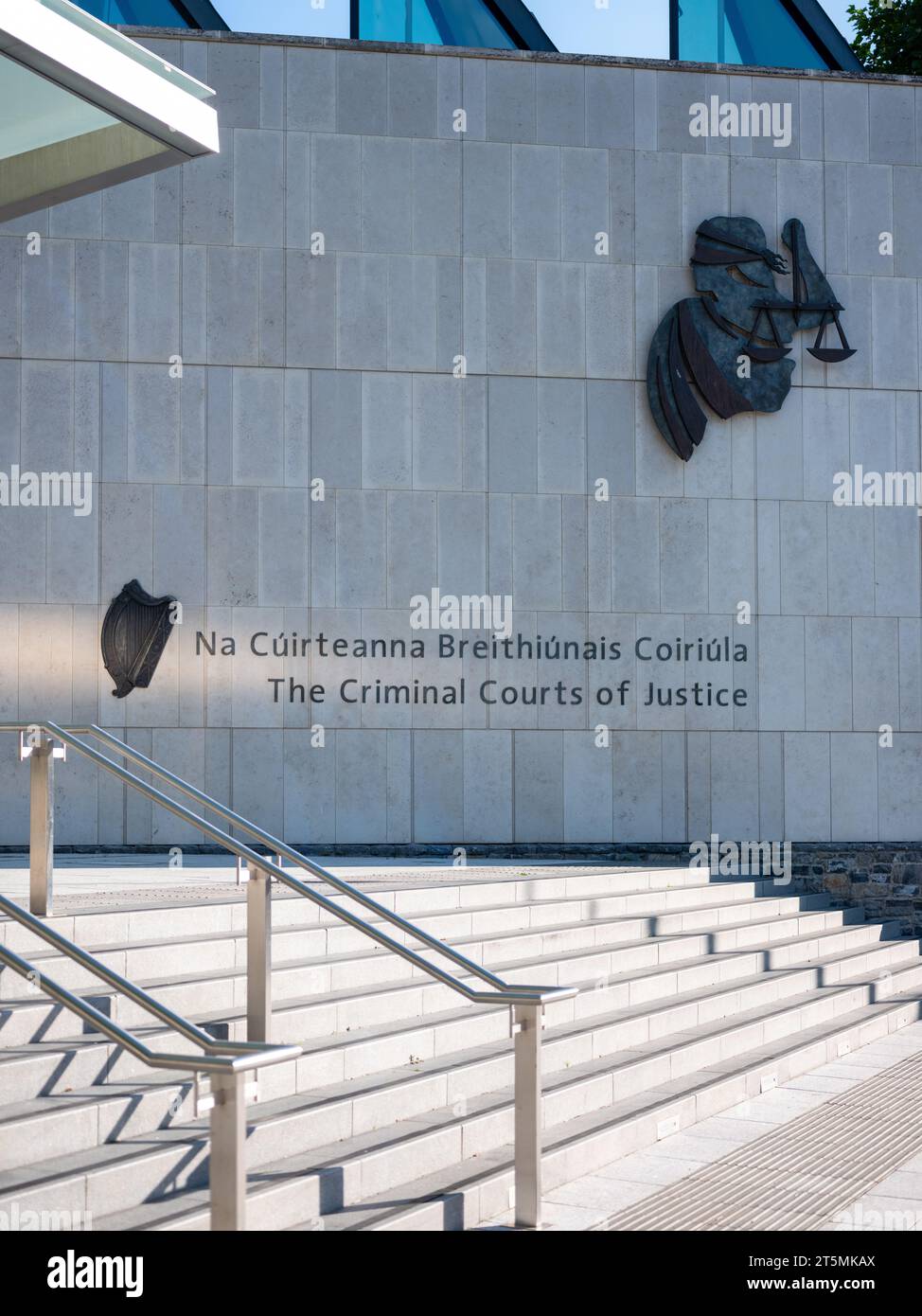 Criminal courts of justice ireland hi-res stock photography and images ...