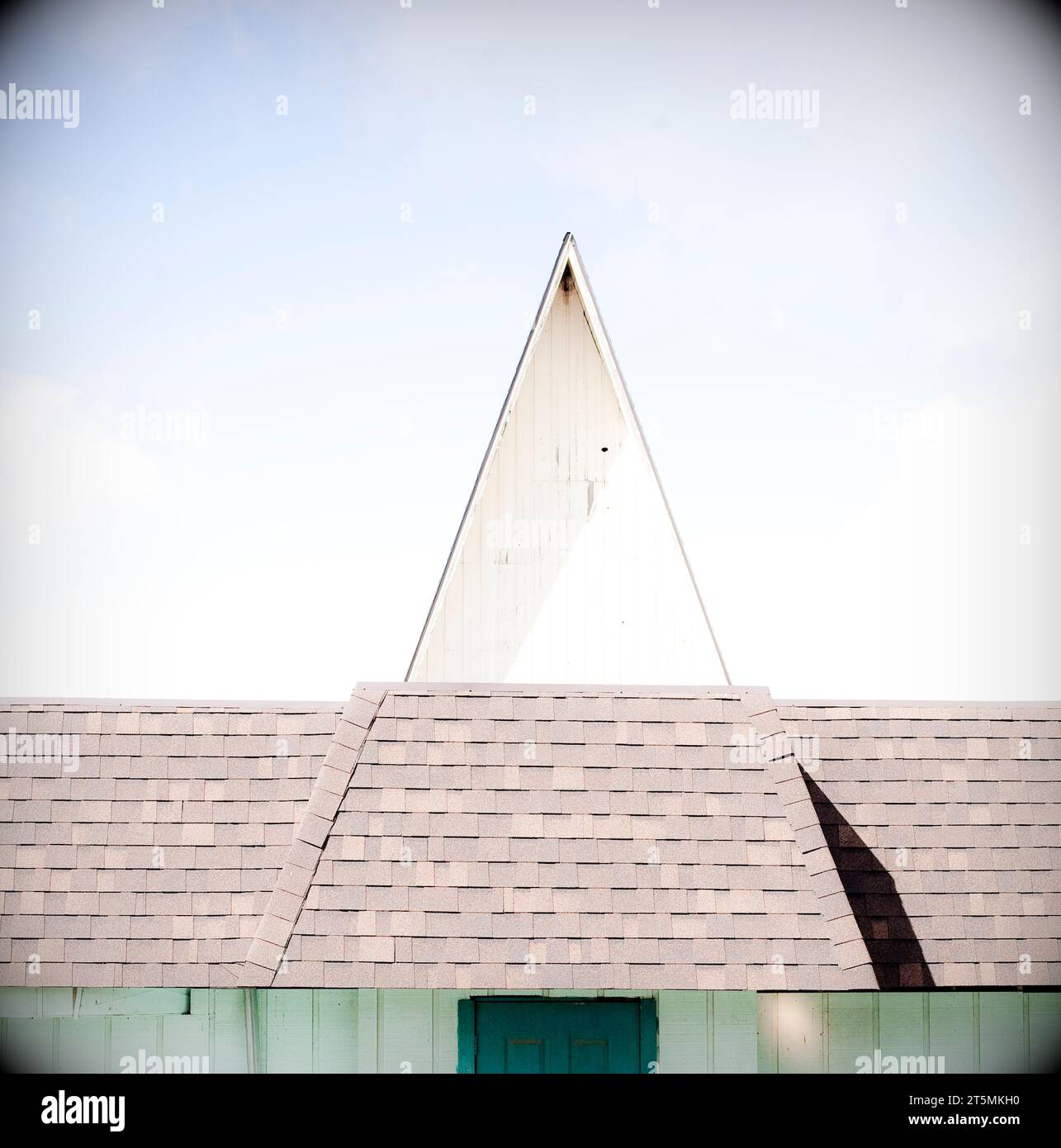 Pointed rooftop hi-res stock photography and images - Alamy