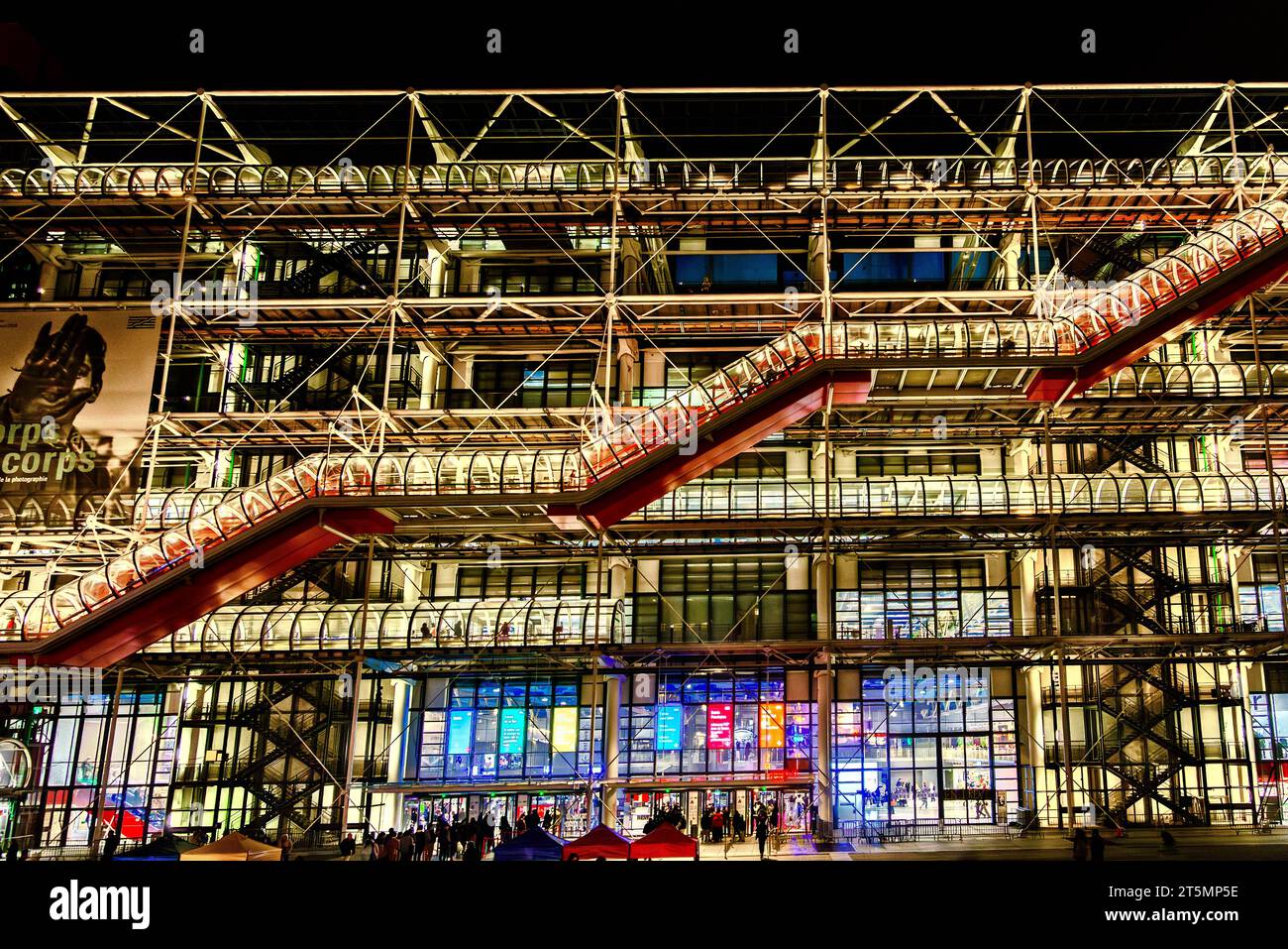 Exterior structure and interior lighting of the Centre Pompidou ...