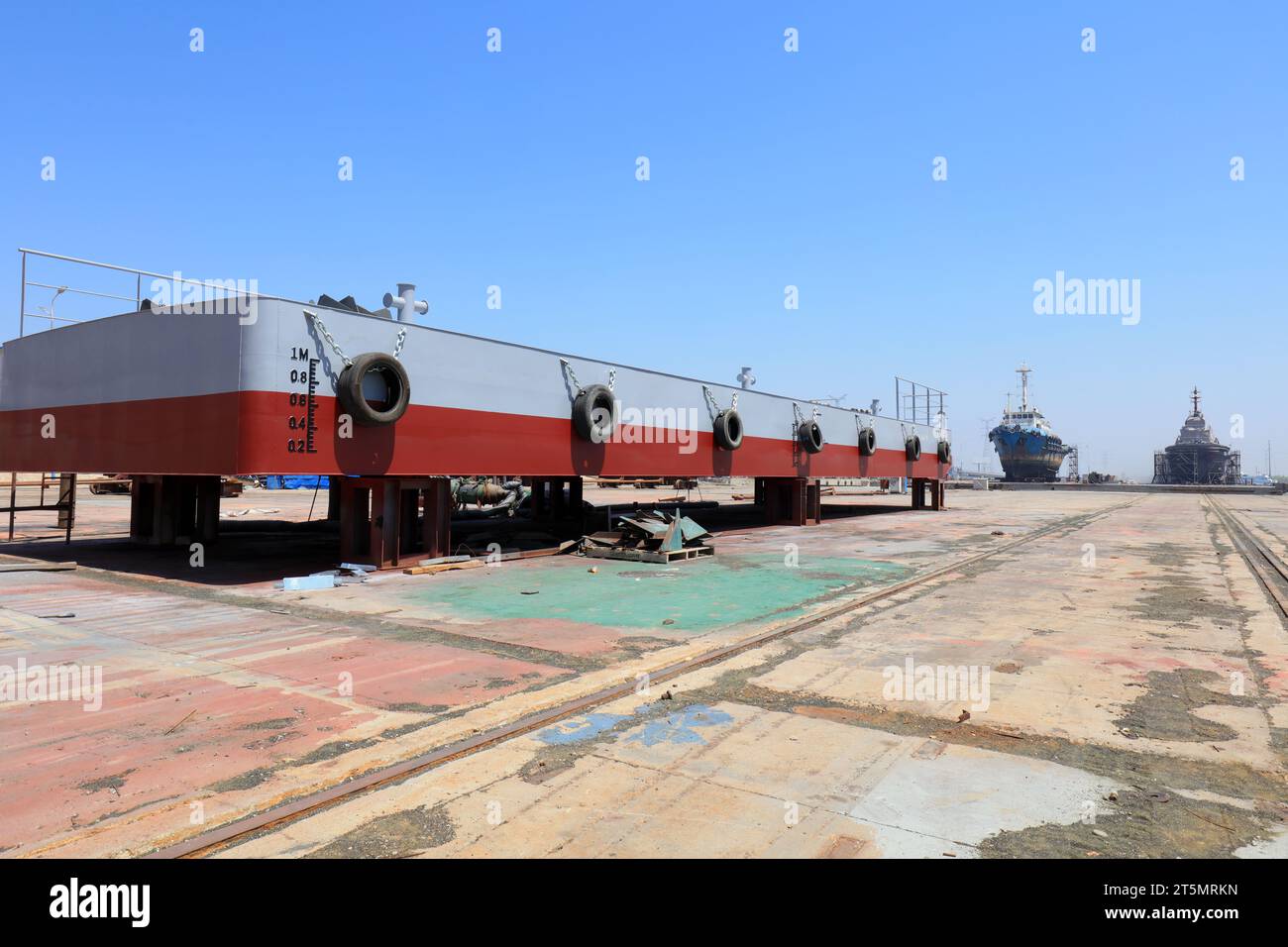 Steel platform in a shipyard Stock Photo - Alamy