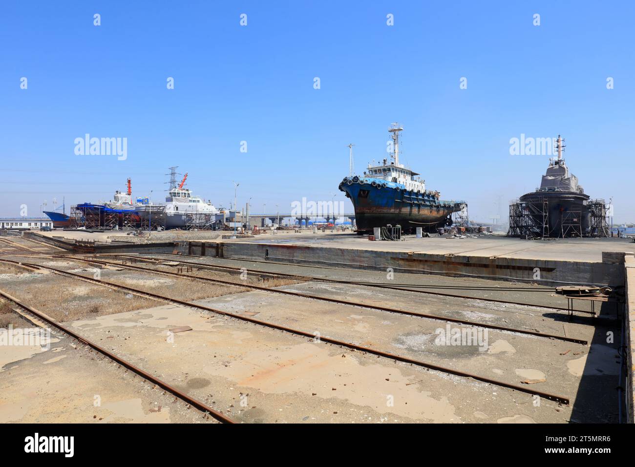 Ship pit in a shipyard Stock Photo - Alamy