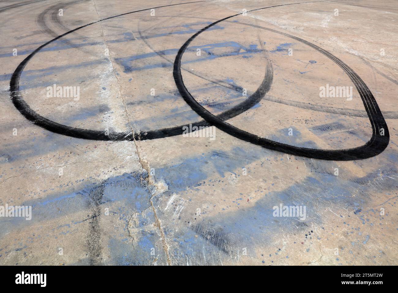 Brake marks hi-res stock photography and images - Alamy