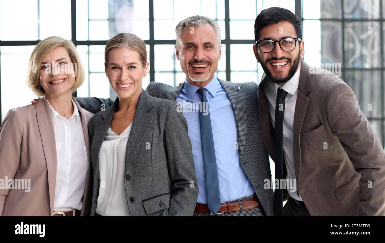 Business team people group crowd full length Stock Photo - Alamy