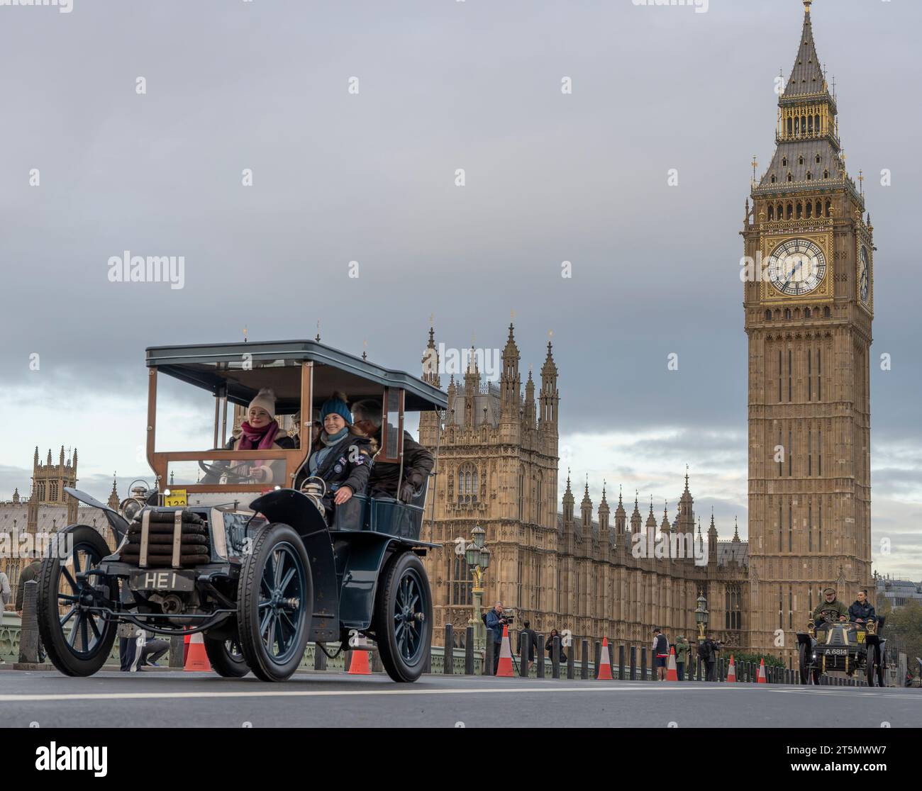 Westminster Bridge, London, UK. 5th Nov, 2023. 1902 Napier in the RM ...