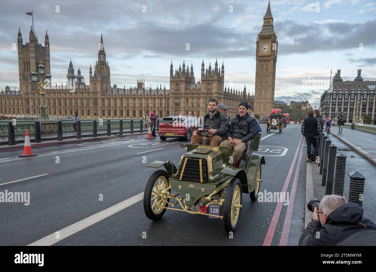 Westminster Bridge, London, UK. 5th Nov, 2023. 1902 Boyer in the RM ...