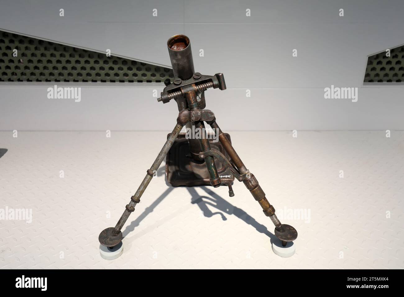 60mm mortar hi-res stock photography and images - Alamy