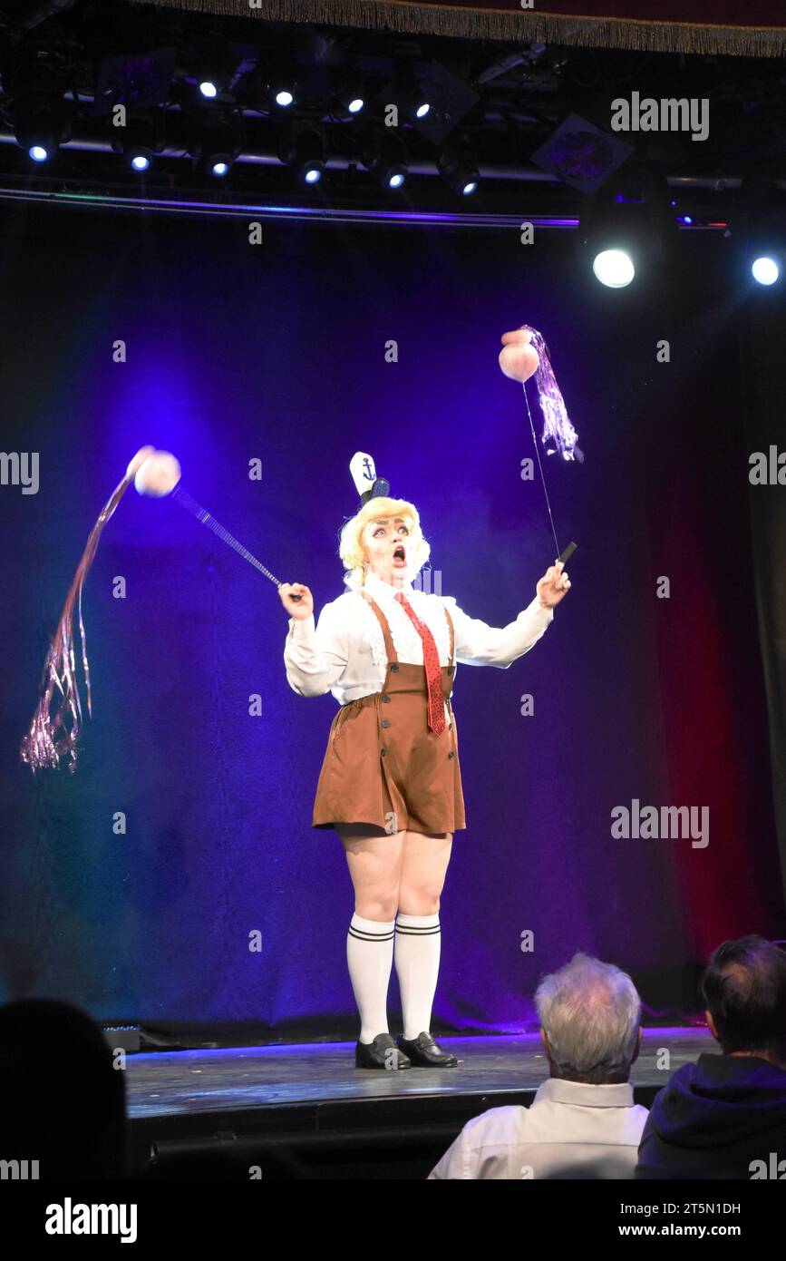 Perry Stroika Dragstar Muenchen 04.11.2023 Theater Drehleier Munich ...