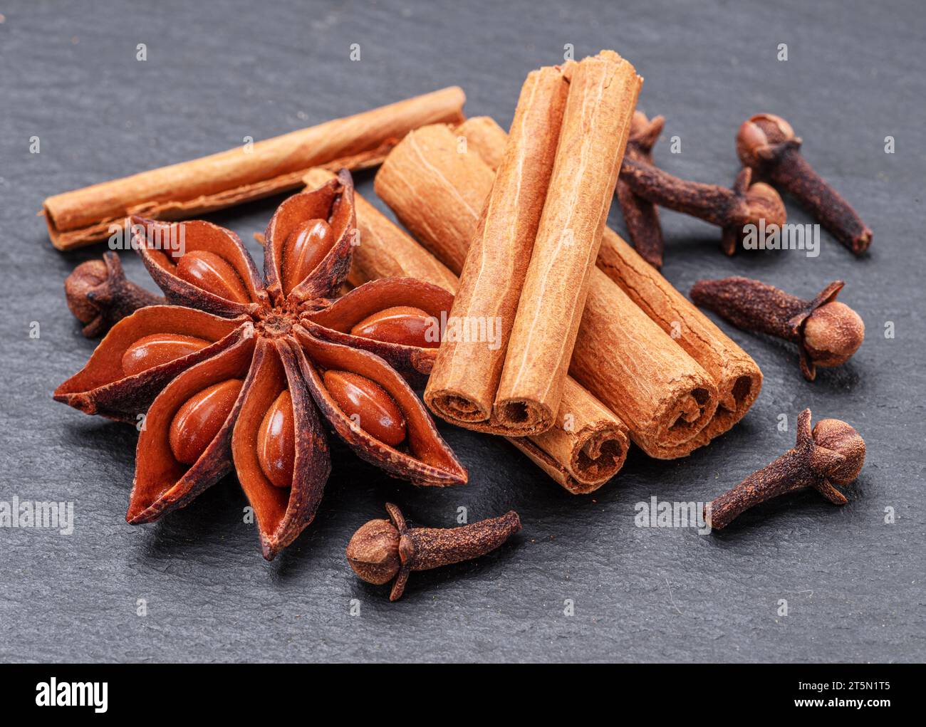 Lots of three spices for mulled wine – star anise, cinnamon and clove ...