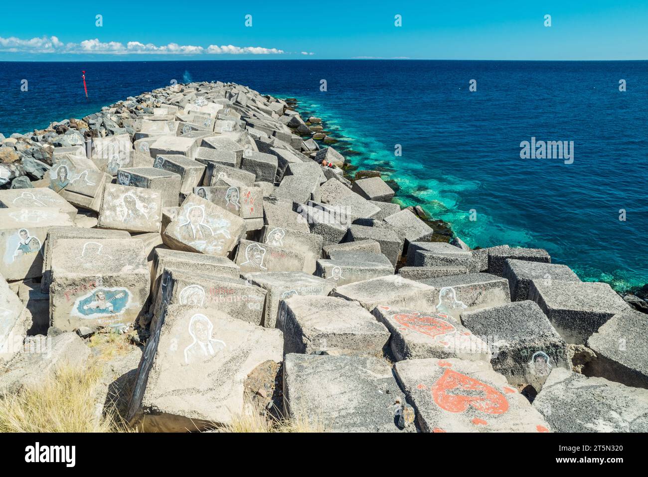 Graffiti santa cruz tenerife canary hi-res stock photography and images ...