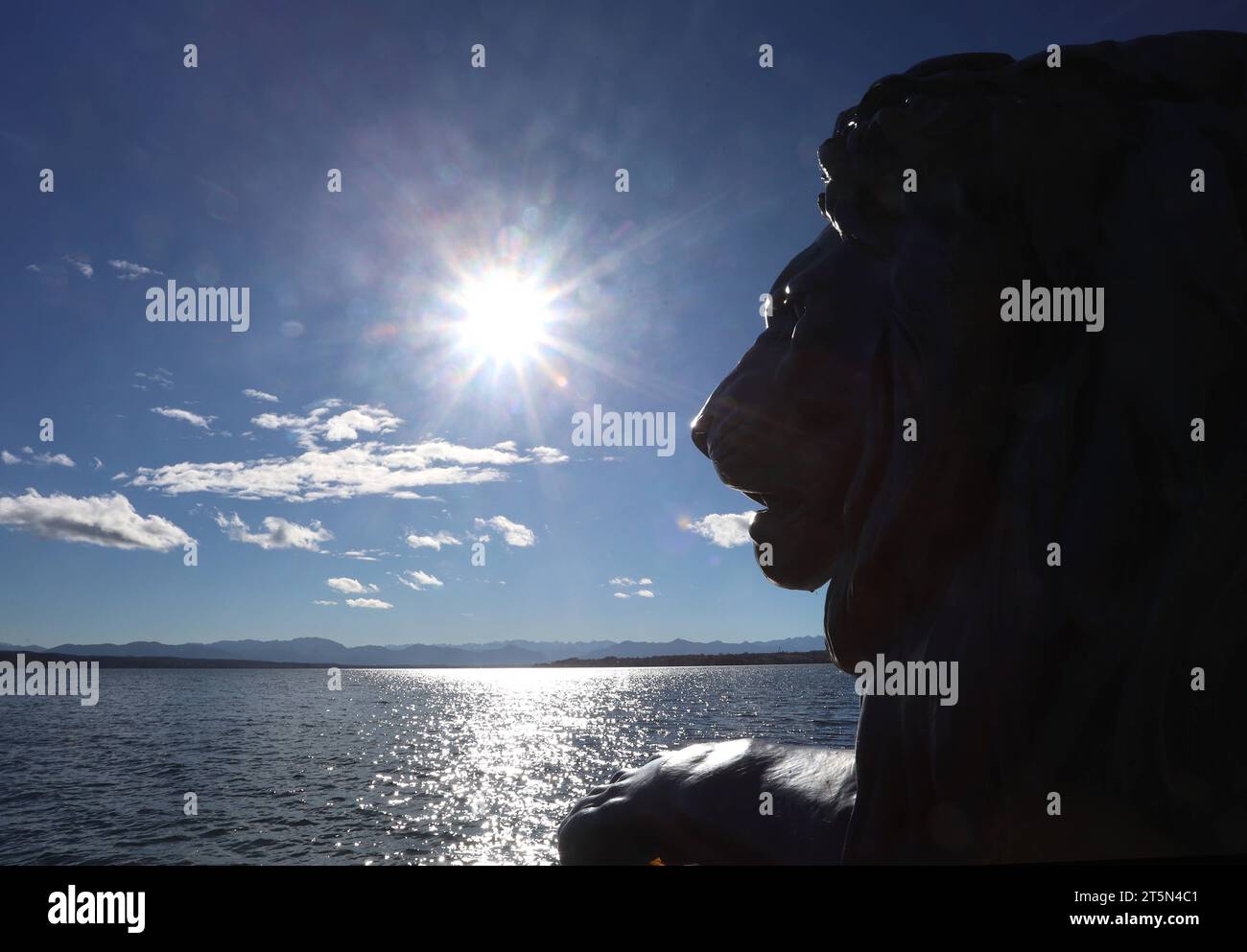 Mit löwenkopf hi-res stock photography and images - Alamy