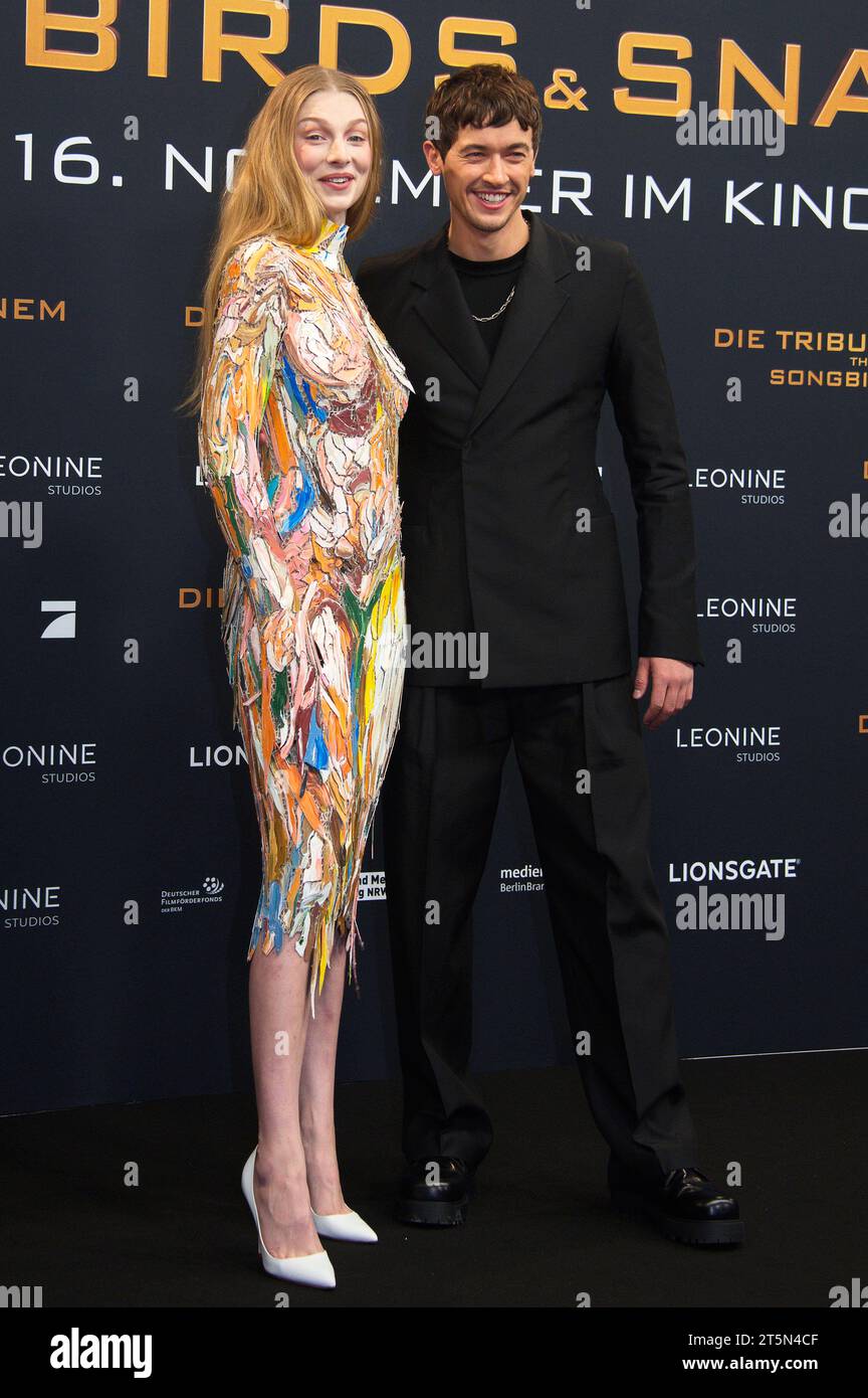 Hunter Schafer und Tom Blyth bei der Premiere des Kinofilms Die Tribute ...