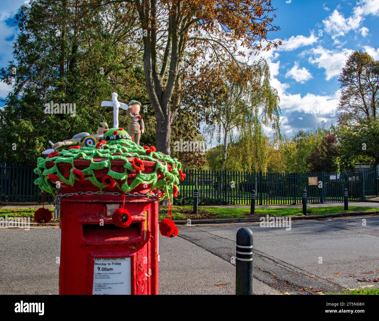 Remembrance post box hi-res stock photography and images - Alamy