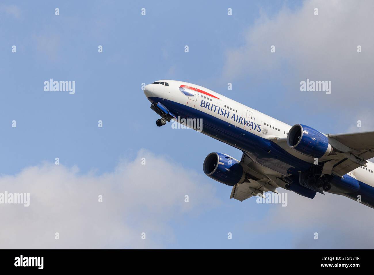 British airways boeing 777 take off hi-res stock photography and images ...