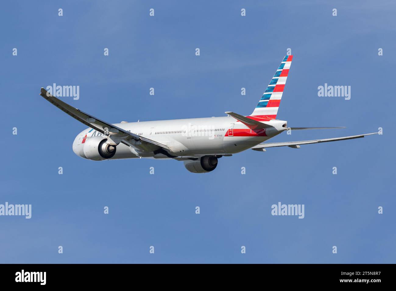 United Airlines Boeing 777-323ER, registration N734AR flying out of ...