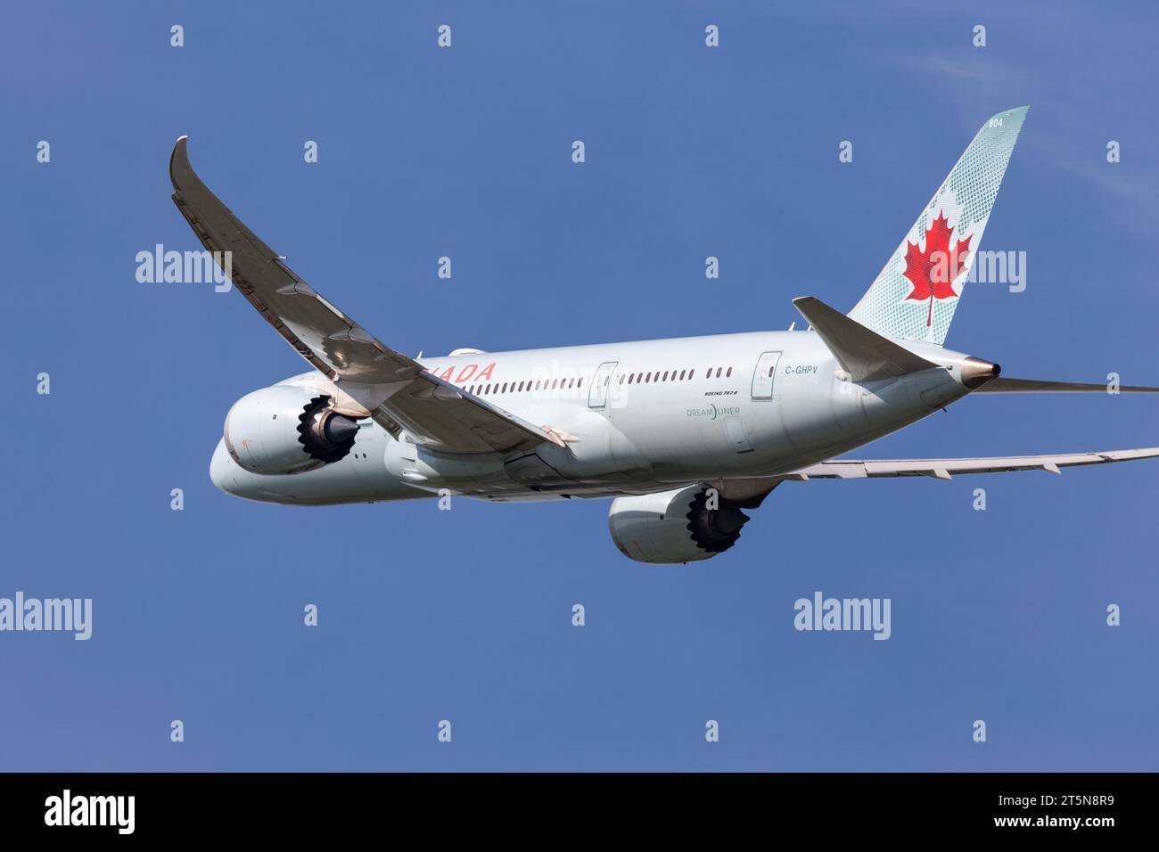 Boeing 787 8 dreamliner wide body aircraft hi-res stock photography and ...